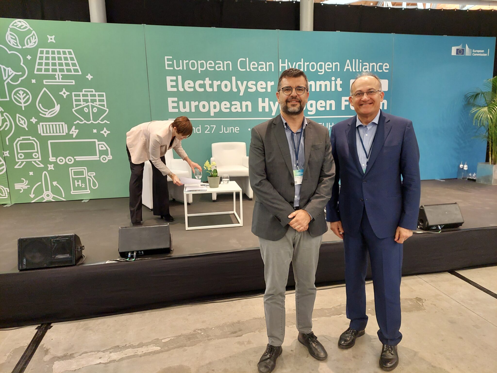 Valenciaport opens the hydrogen pathway in European ports - Valenciaport