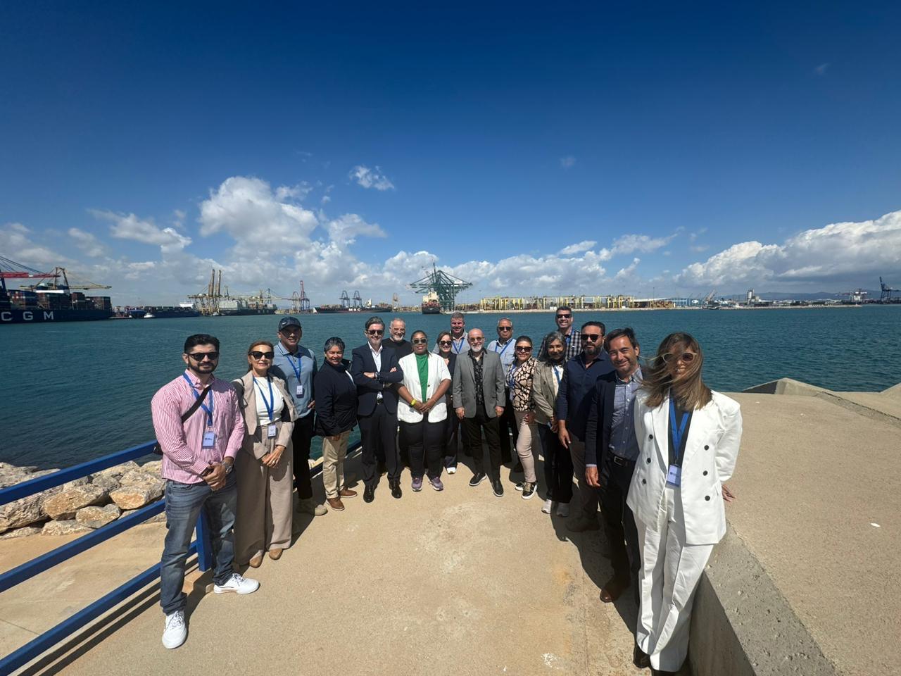 A delegation of Latin American port leaders visits the Port of València ...