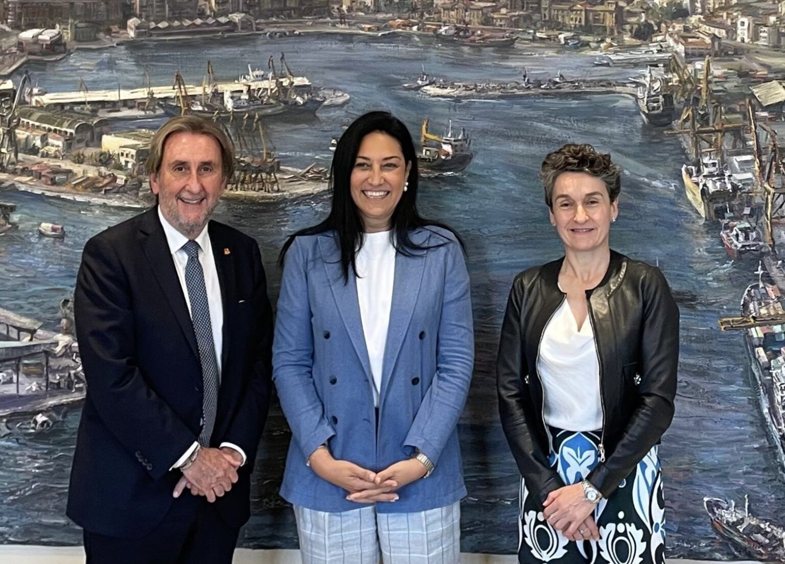 The Turkish ambassador visits the Port of València - Valenciaport