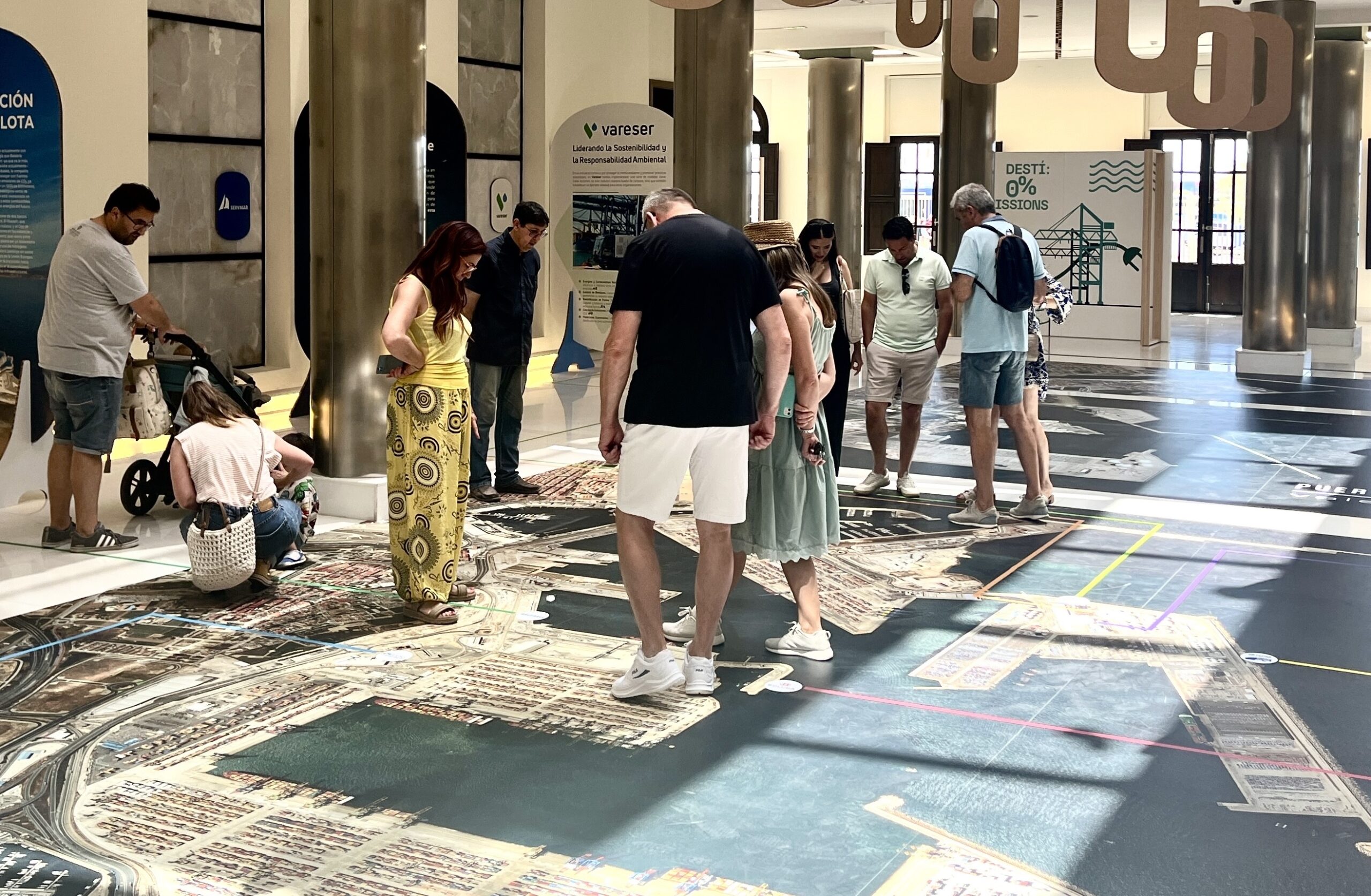 1,500 people visit the exhibition on Valenciaport's ecological ...