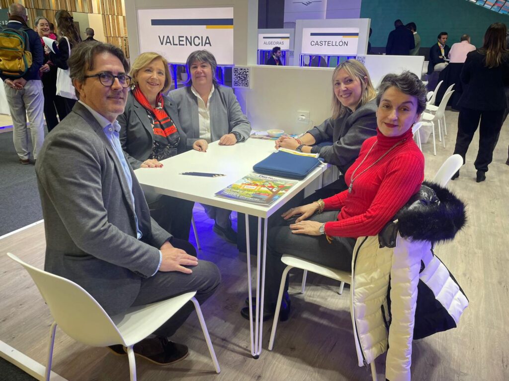 La amplia conectividad de Valenciaport se alía con el tráfico ...