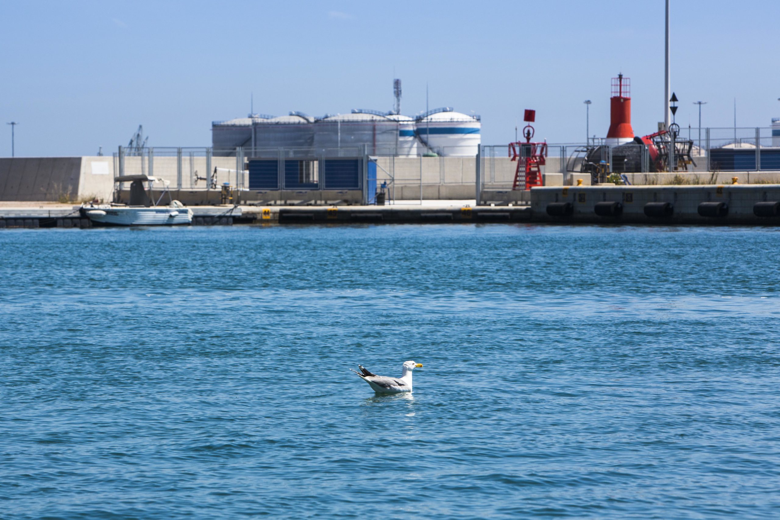 The Port of Valencia connects its air control cabin to the network of ...