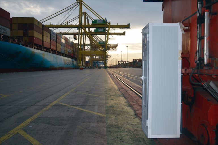 The container terminals of the Port of Valencia move towards the ...