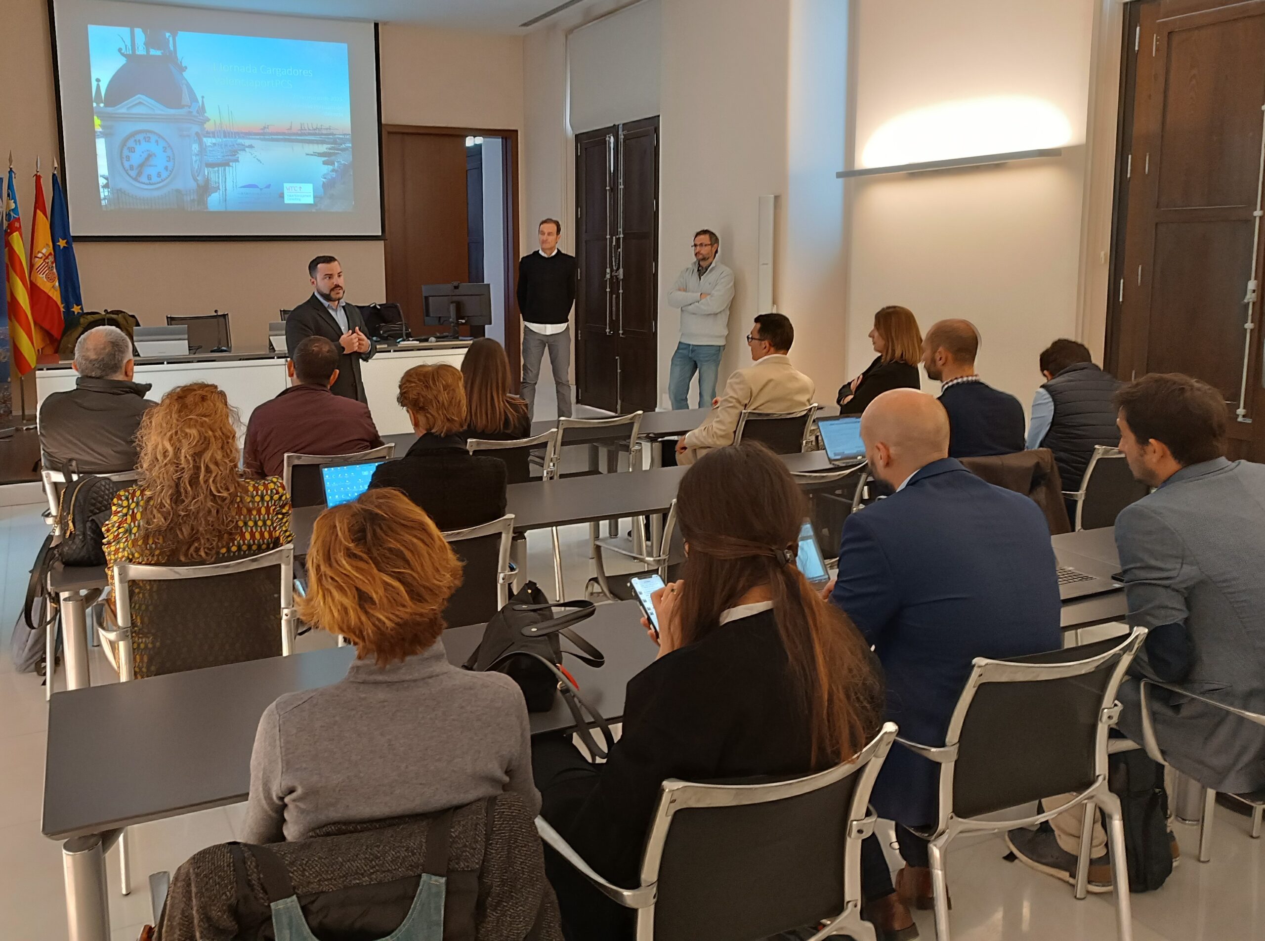 Valenciaport brings cargo companies on board its PCS digital platform ...