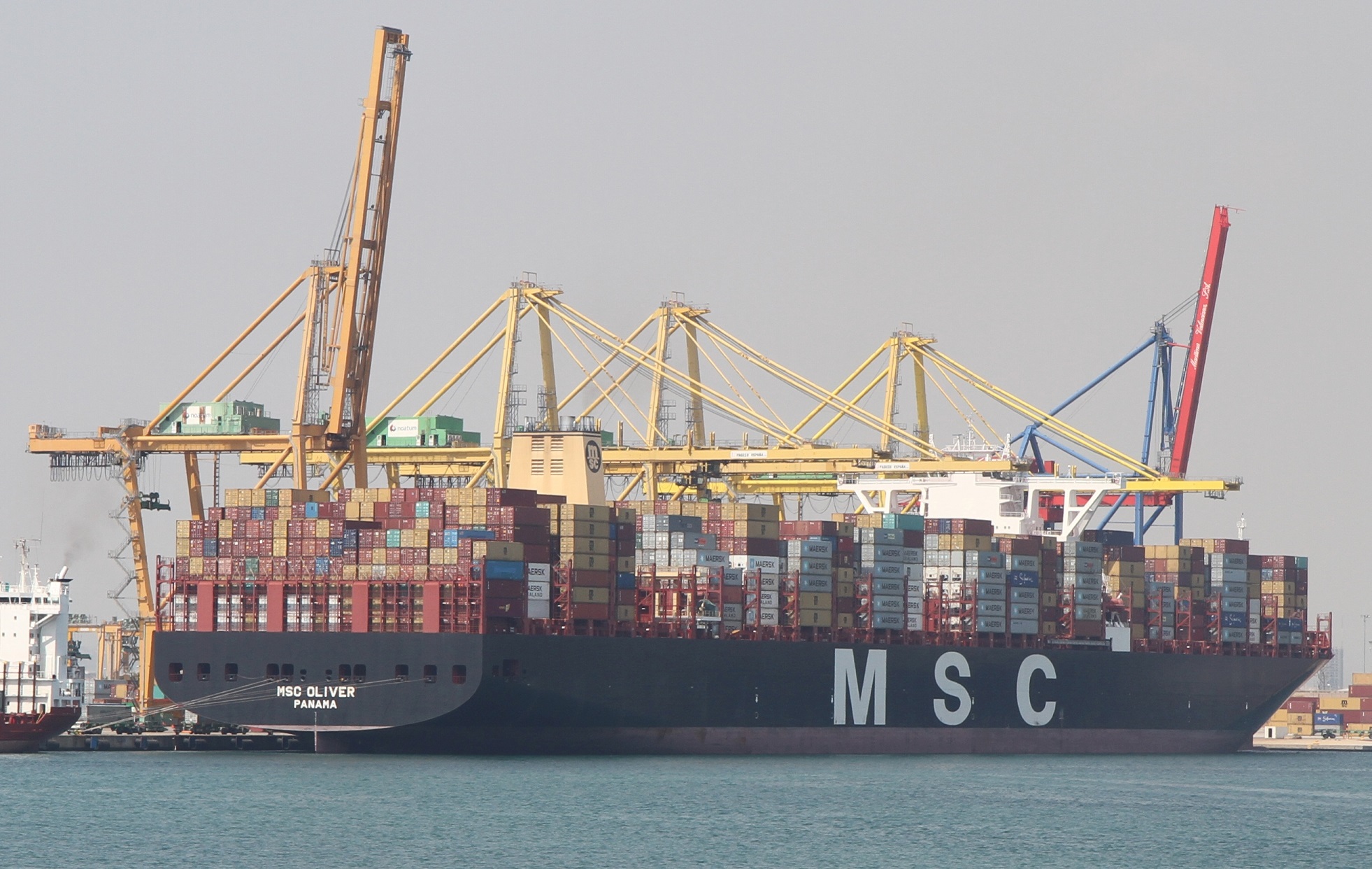 Valenciaport prepares to work with 400 meter vessels in its three ...