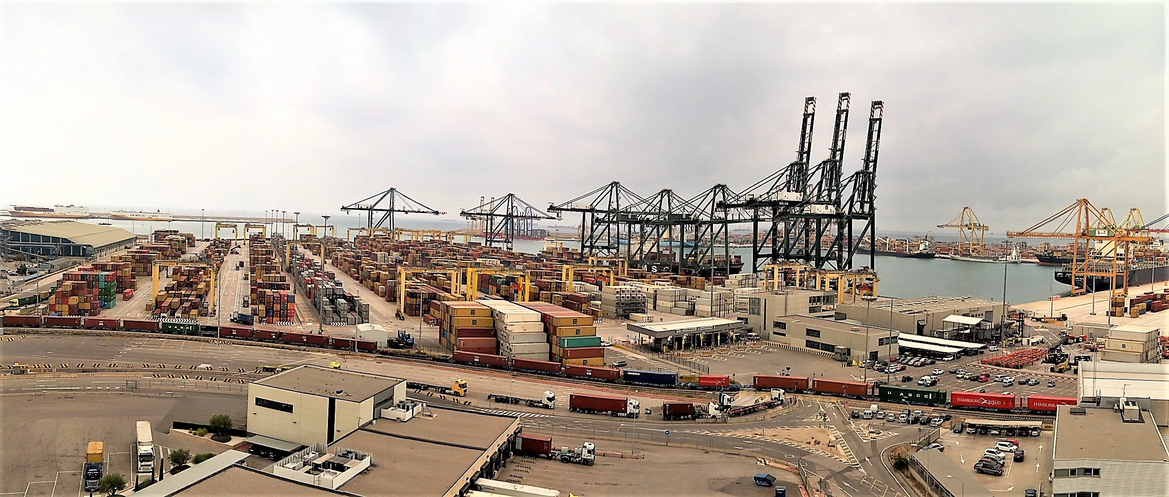 Valenciaport supera en noviembre los 5 millones de contenedores y ...