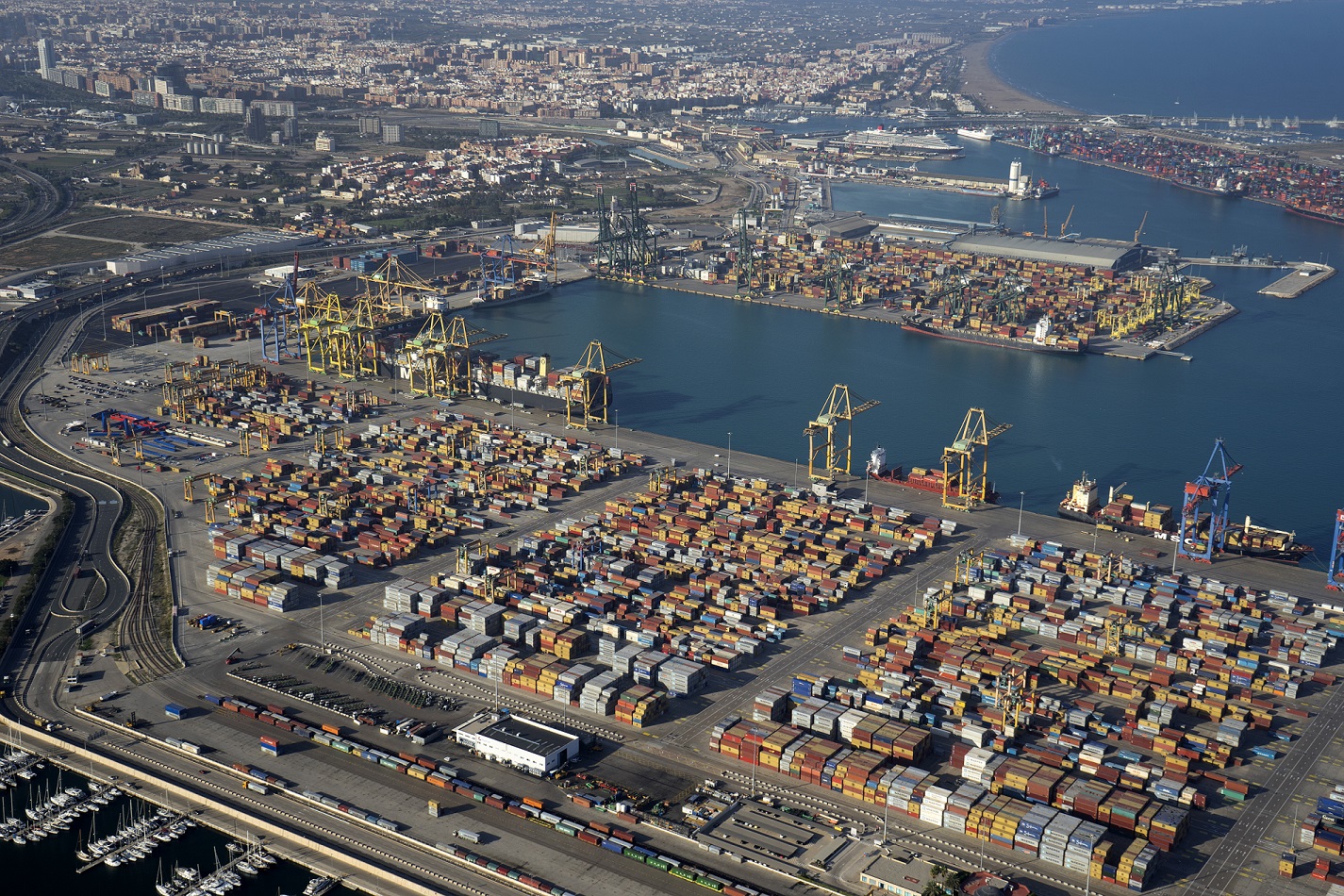 Valenciaport ja és el quart port d'Europa en trànsit de contenidors ...