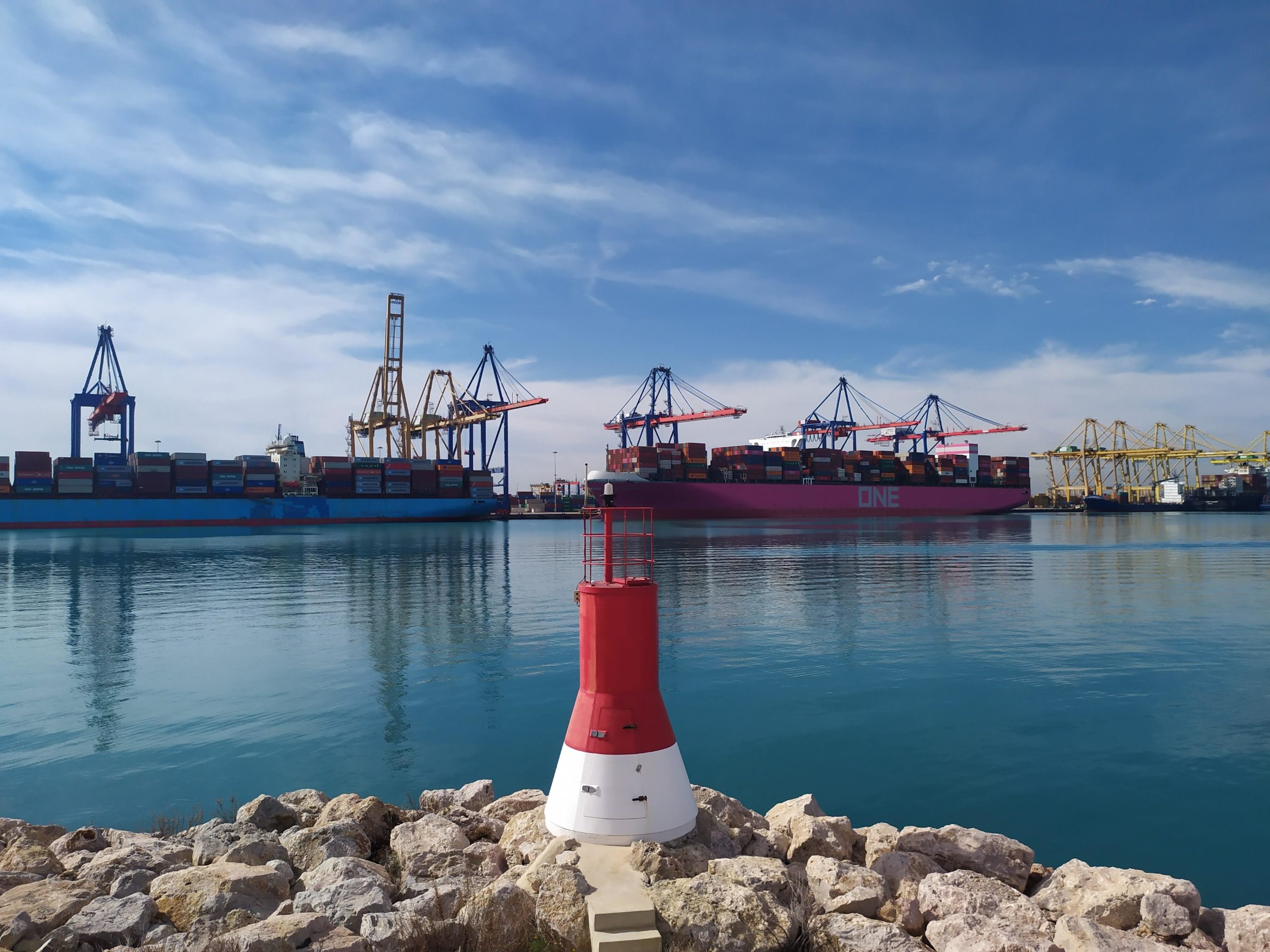 Alphaliner ratifies Valenciaport as the leading European port in the ...