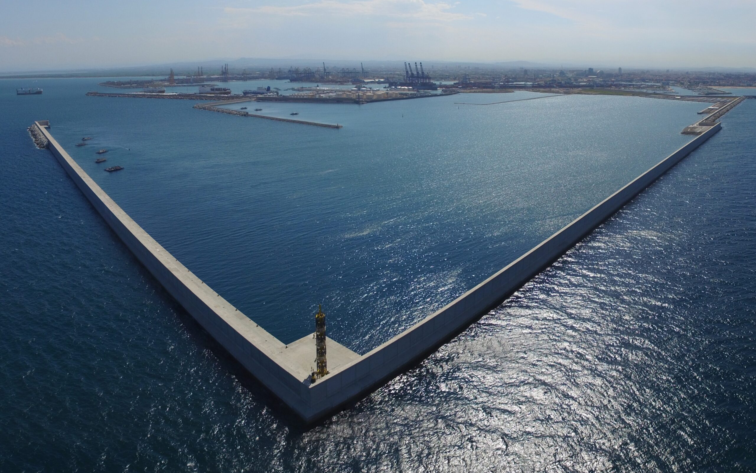 The Board of Directors of the Port Authority of València approves the ... The Board of Directors of the Port Authority of València approves the ...